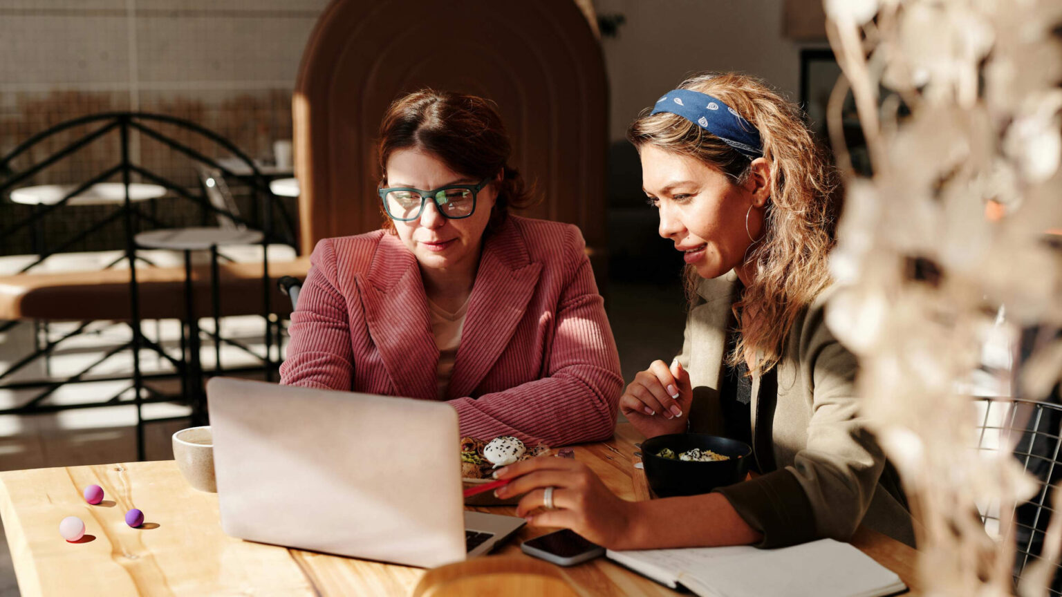 What Is a CCMS Software & What Does CCMS Stand For? | Paligo
